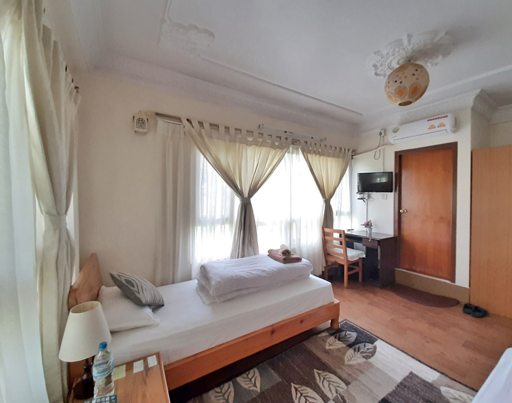 Comfort Single Room | shakyahouse